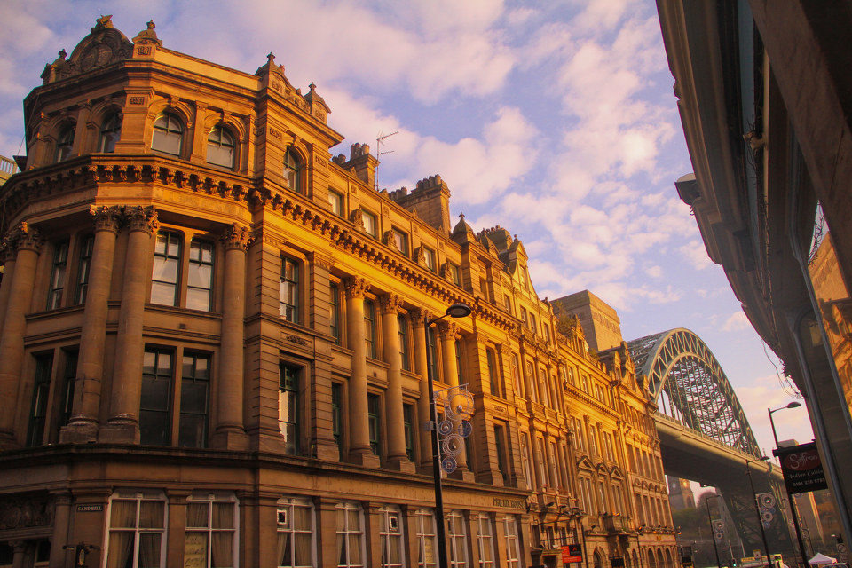 Manchester by Moonlight – 月光下的曼彻斯特 – Lou